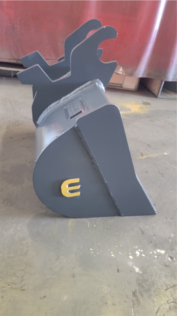 Clean Out Bucket 10k-14k MACHINE - East Attachments