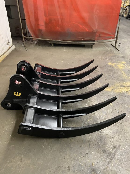 Excavator Rake – 10 Series - East Attachments