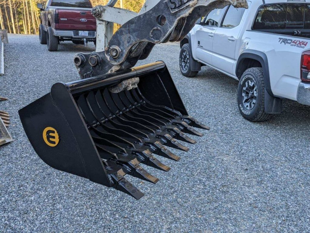 Skeleton Bucket - East Attachments